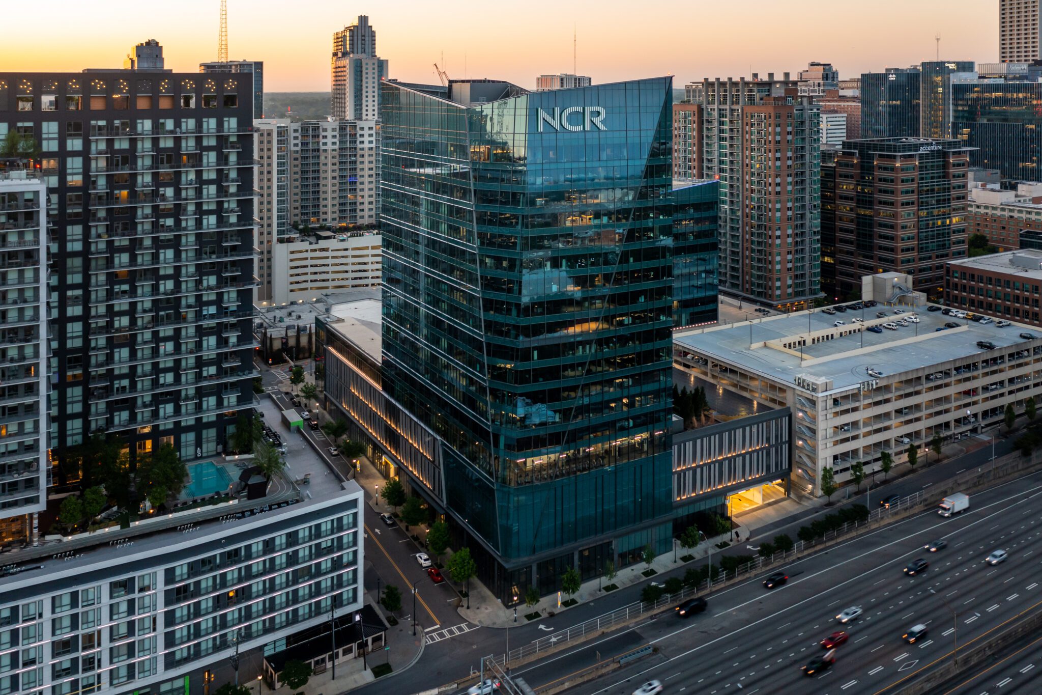 Building Signature Signs at NCR - Henry Incorporated